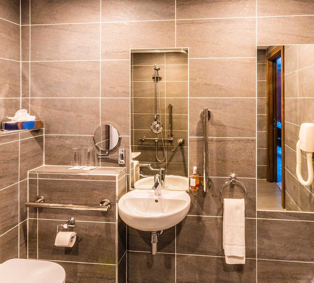 Accessible Rooms | Wheelchair-Friendly Hotel | Riverside Park Hotel